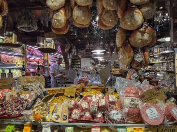 A Foodie Bologna Itinerary - 3 Days in Bologna